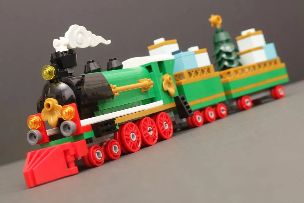LEGO Insiders Weekend 40700 Christmas Train review