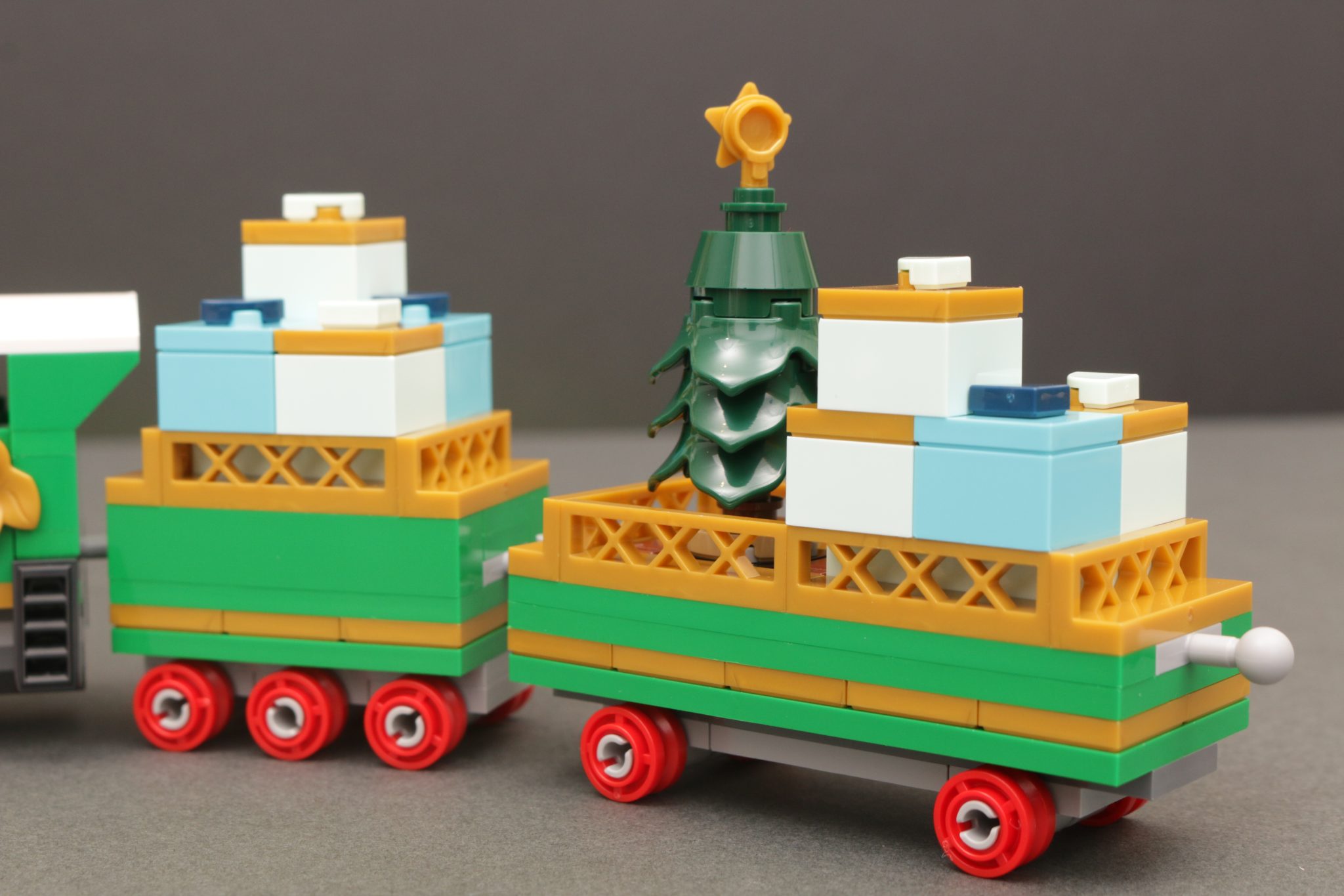 LEGO Insiders Weekend 40700 Christmas Train review