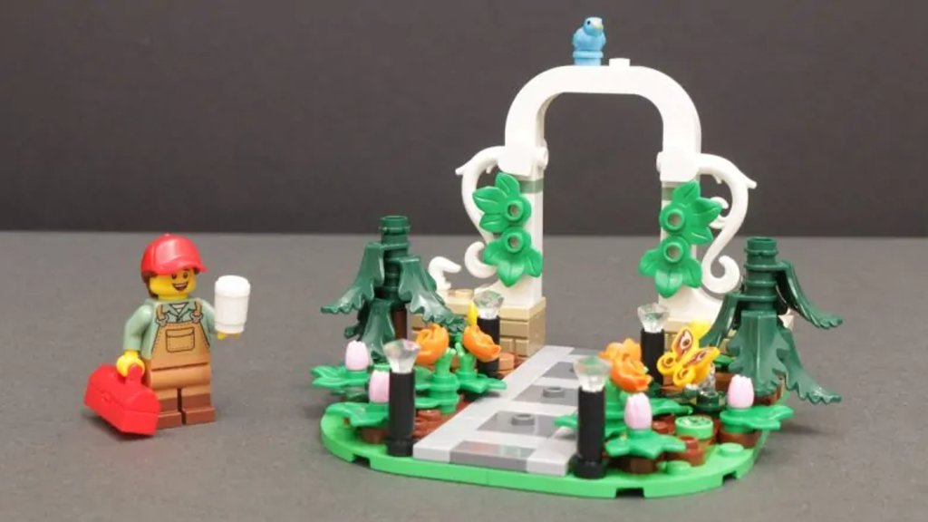 LEGO Entrance Gate GWP sticking around a little longer