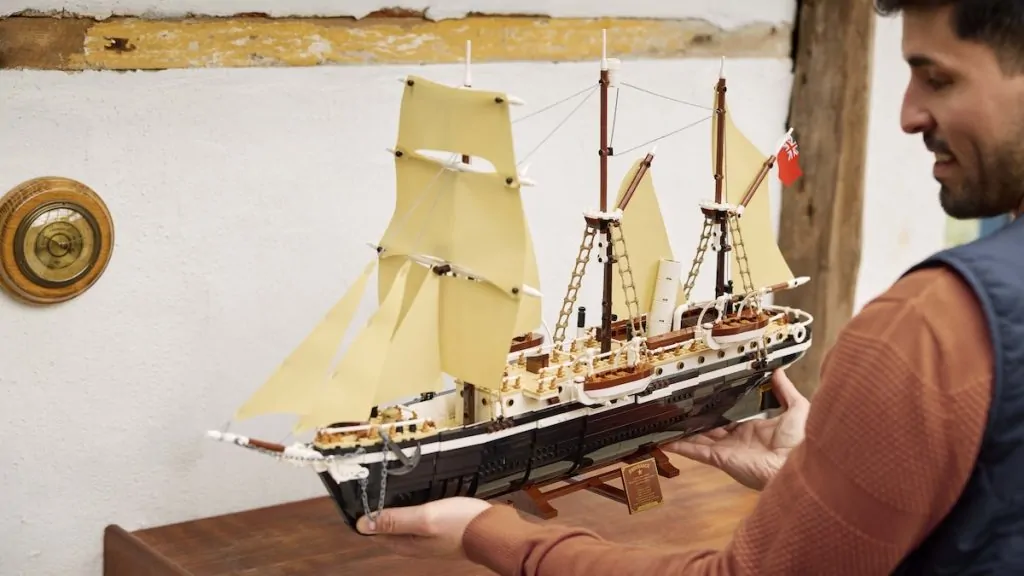 All you need to know before buying LEGO 10335 The Endurance