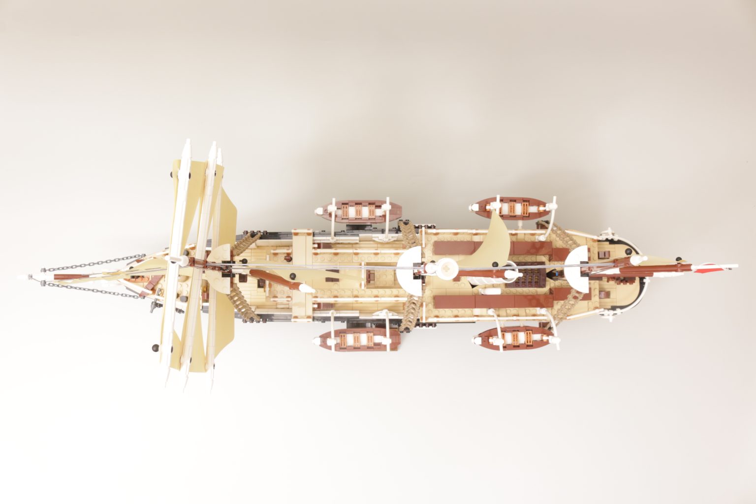 LEGO Icons 10335 The Endurance review and gallery