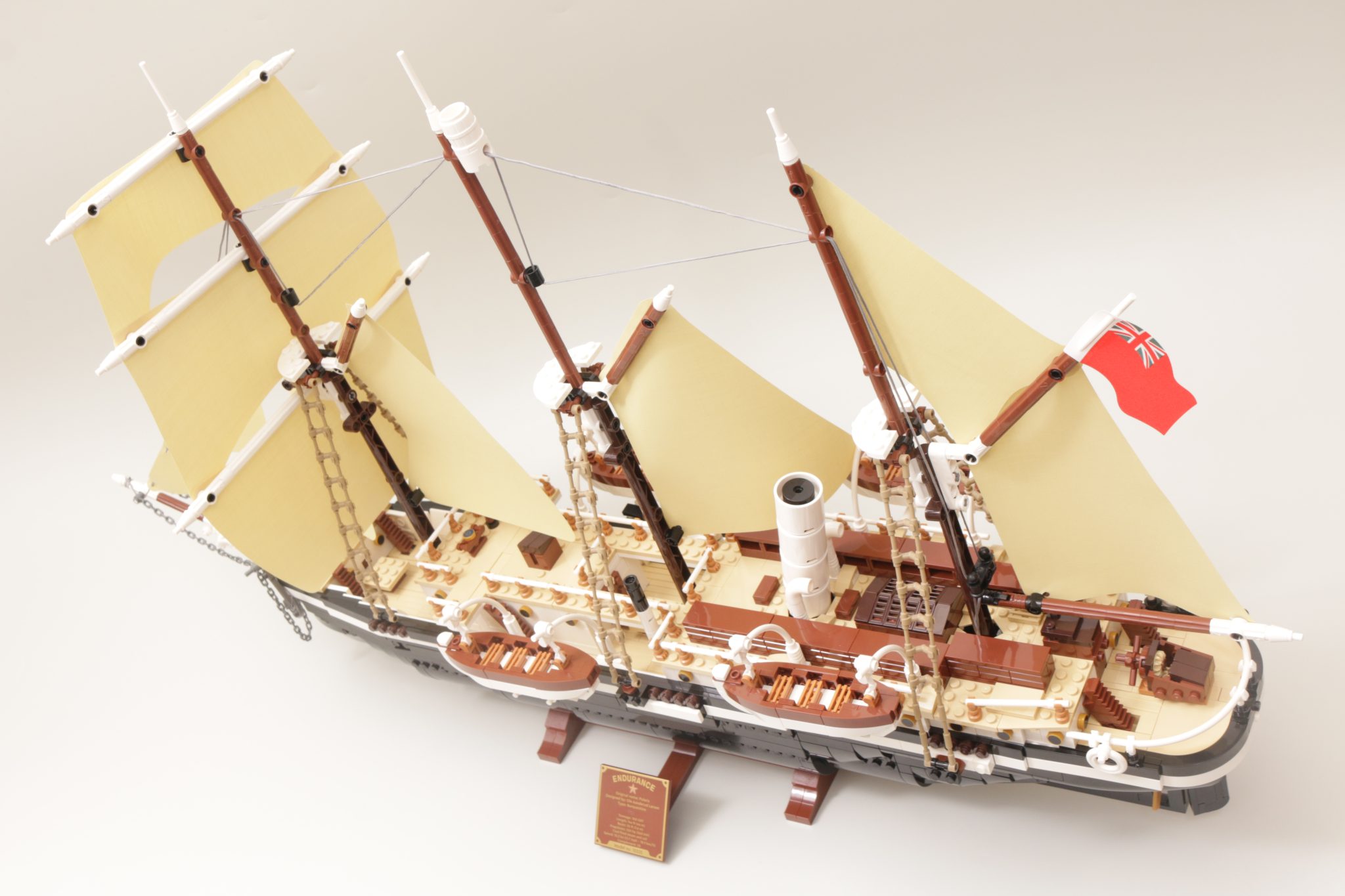 LEGO Icons 10335 The Endurance review and gallery