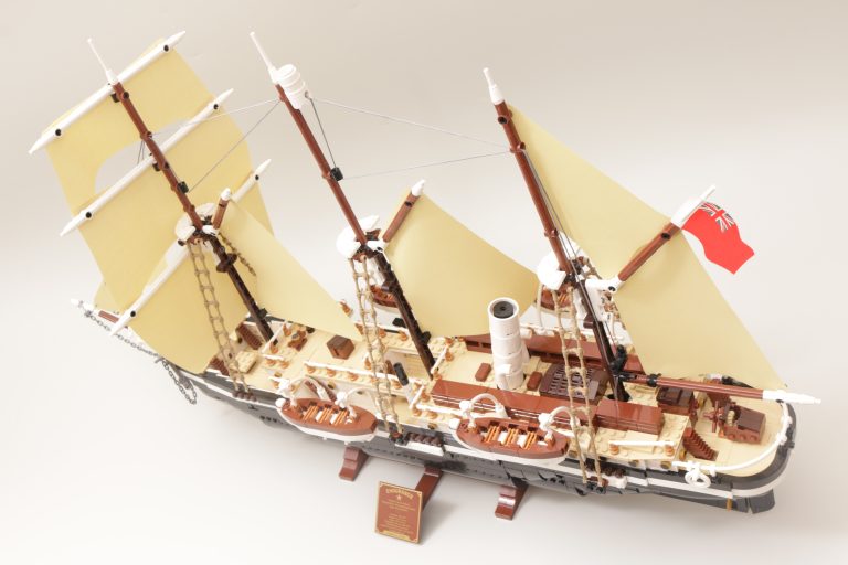 LEGO Icons 10335 The Endurance review and gallery