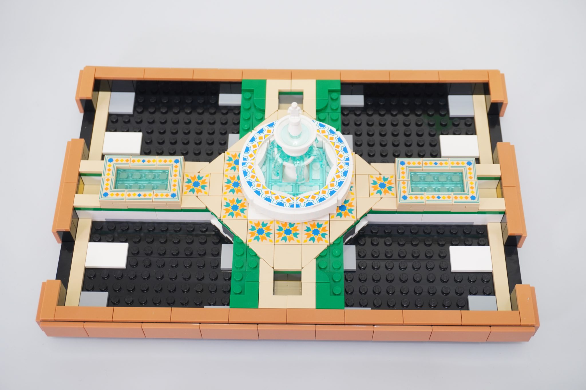 LEGO Icons 10359 Fountain Garden review