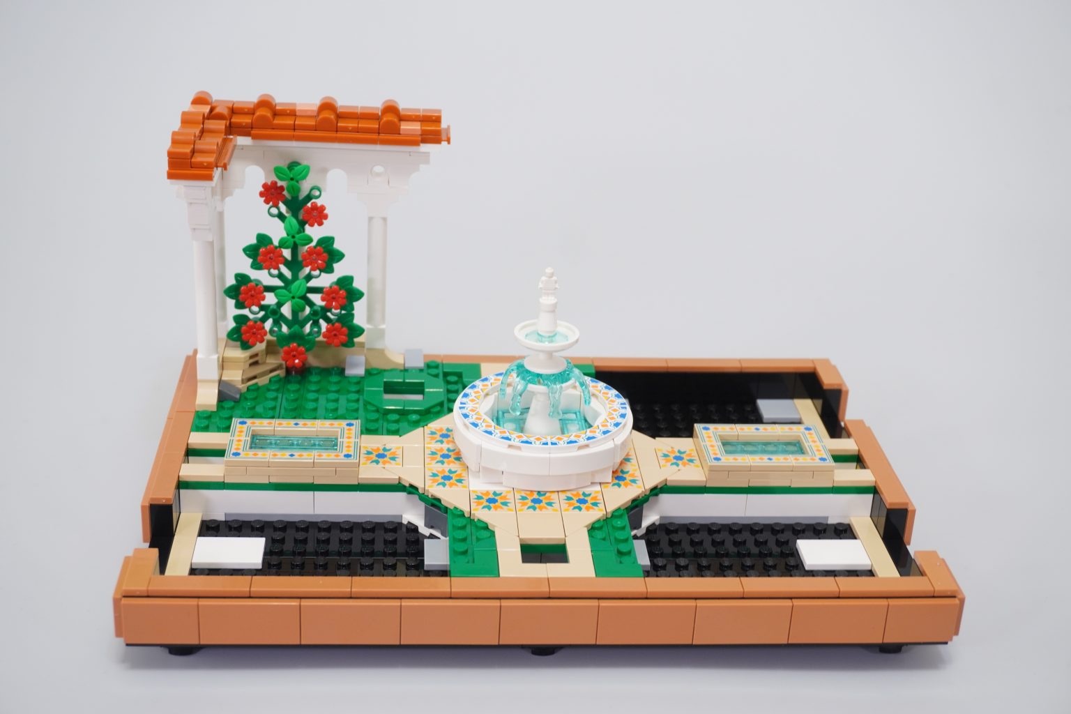 LEGO Icons 10359 Fountain Garden review