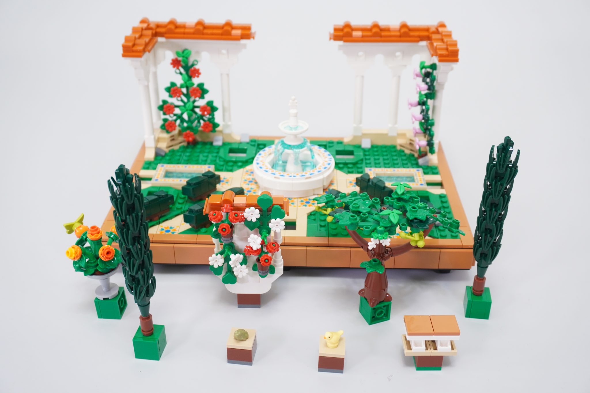 LEGO Icons 10359 Fountain Garden review