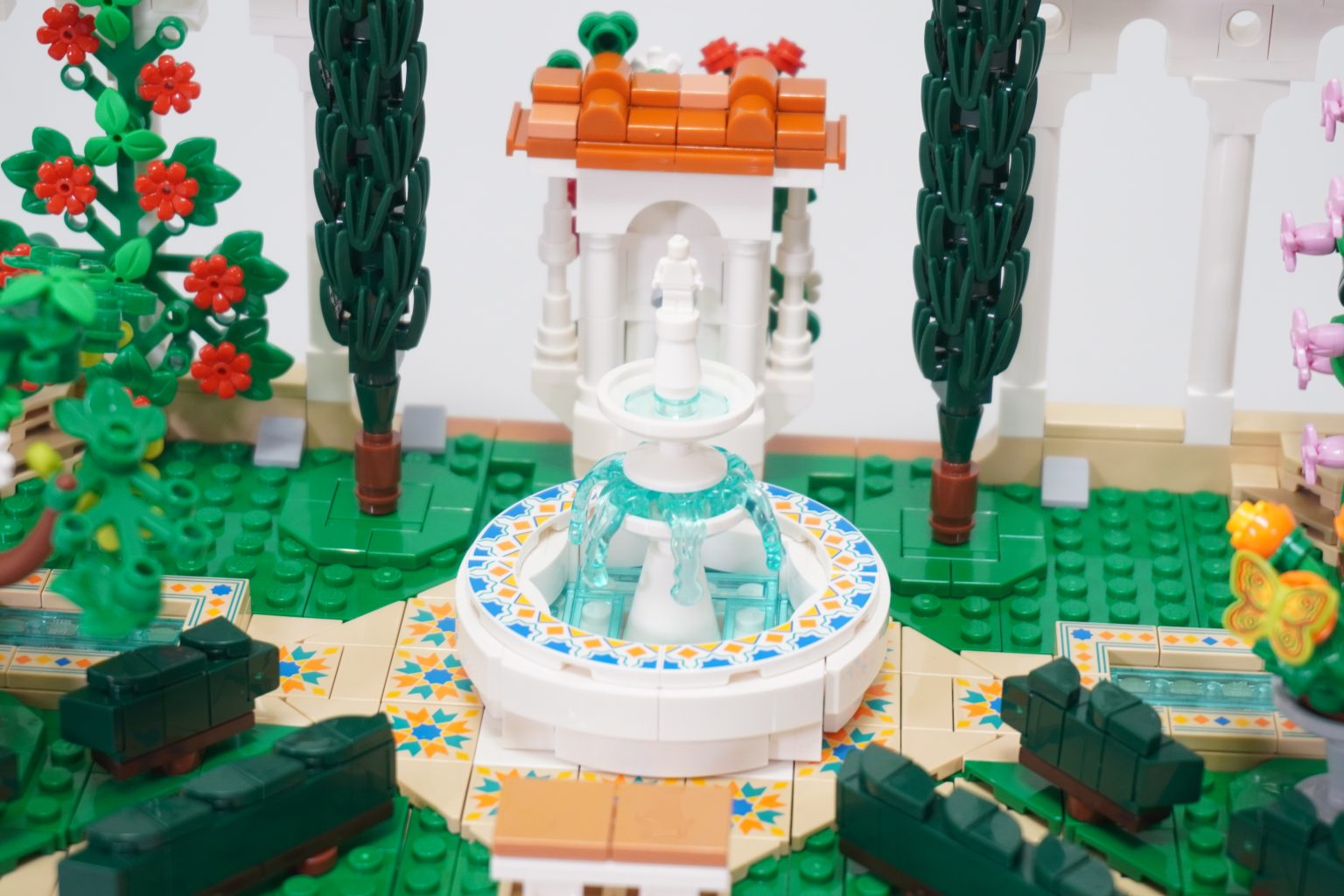 LEGO Icons 10359 Fountain Garden review