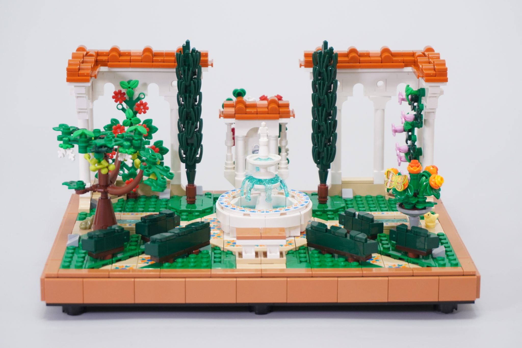 LEGO Icons 10359 Fountain Garden review