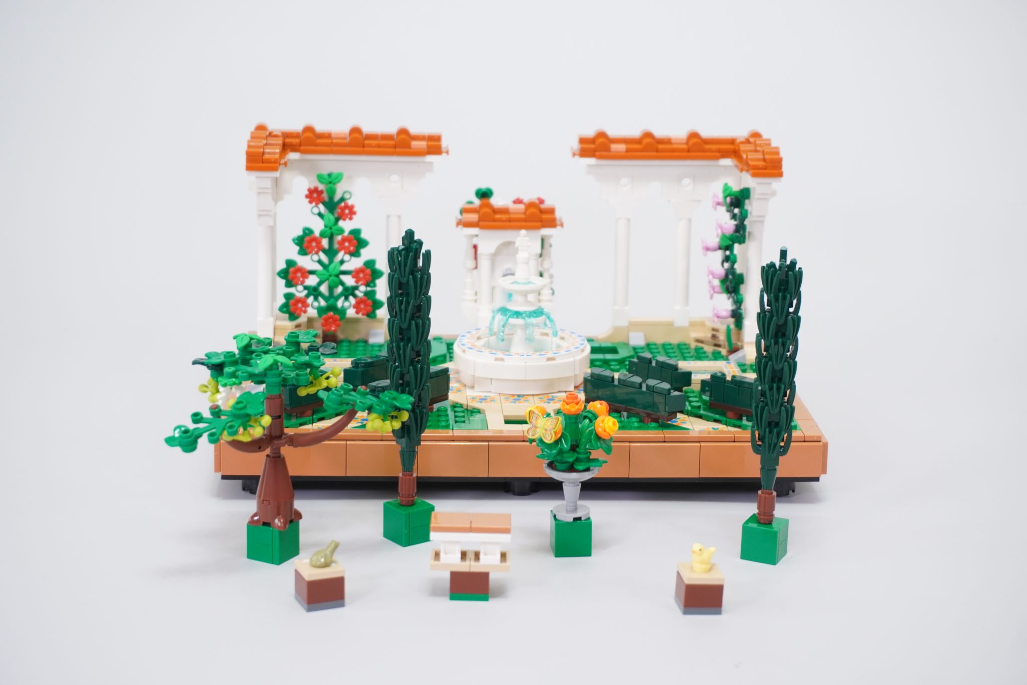 LEGO Icons 10359 Fountain Garden review