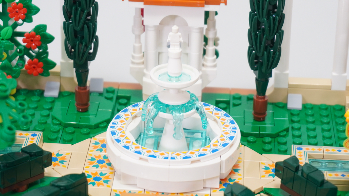 LEGO Icons 10359 Fountain Garden review