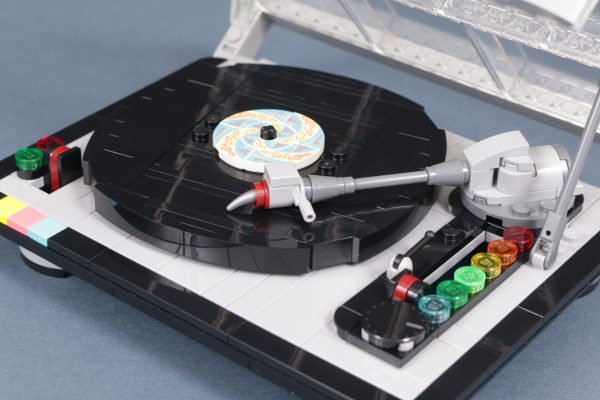 LEGO Insiders Weekend 40699 Retro Record Player gift-with-purchase review