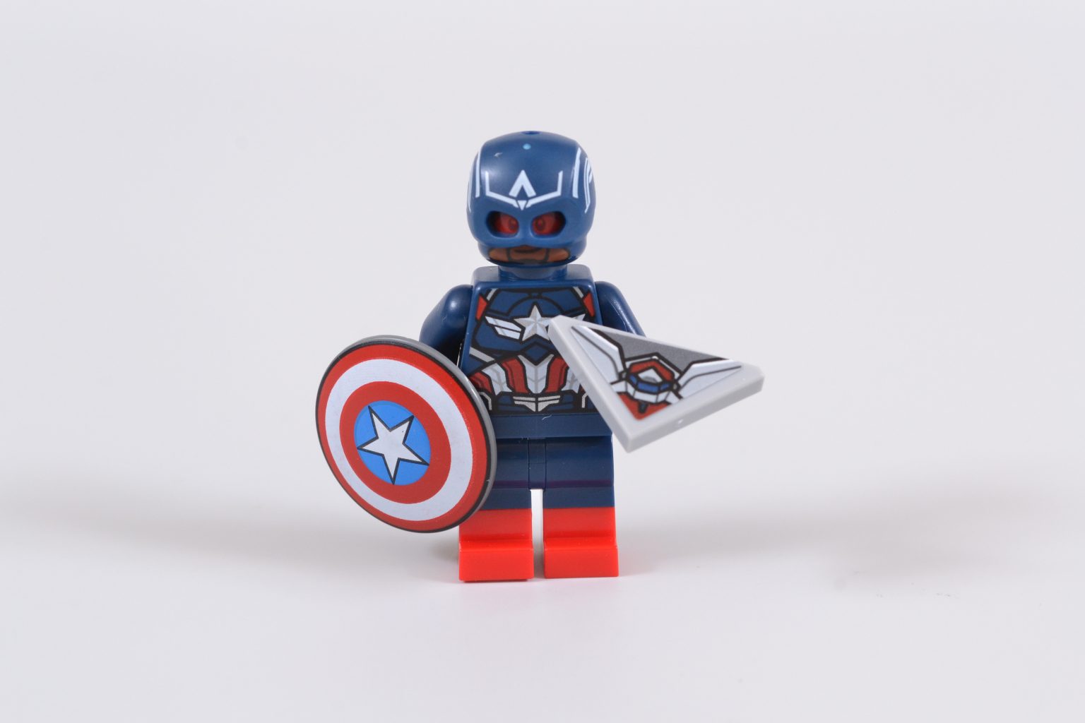 LEGO Marvel 76292 Captain America vs. Red Hulk Battle review