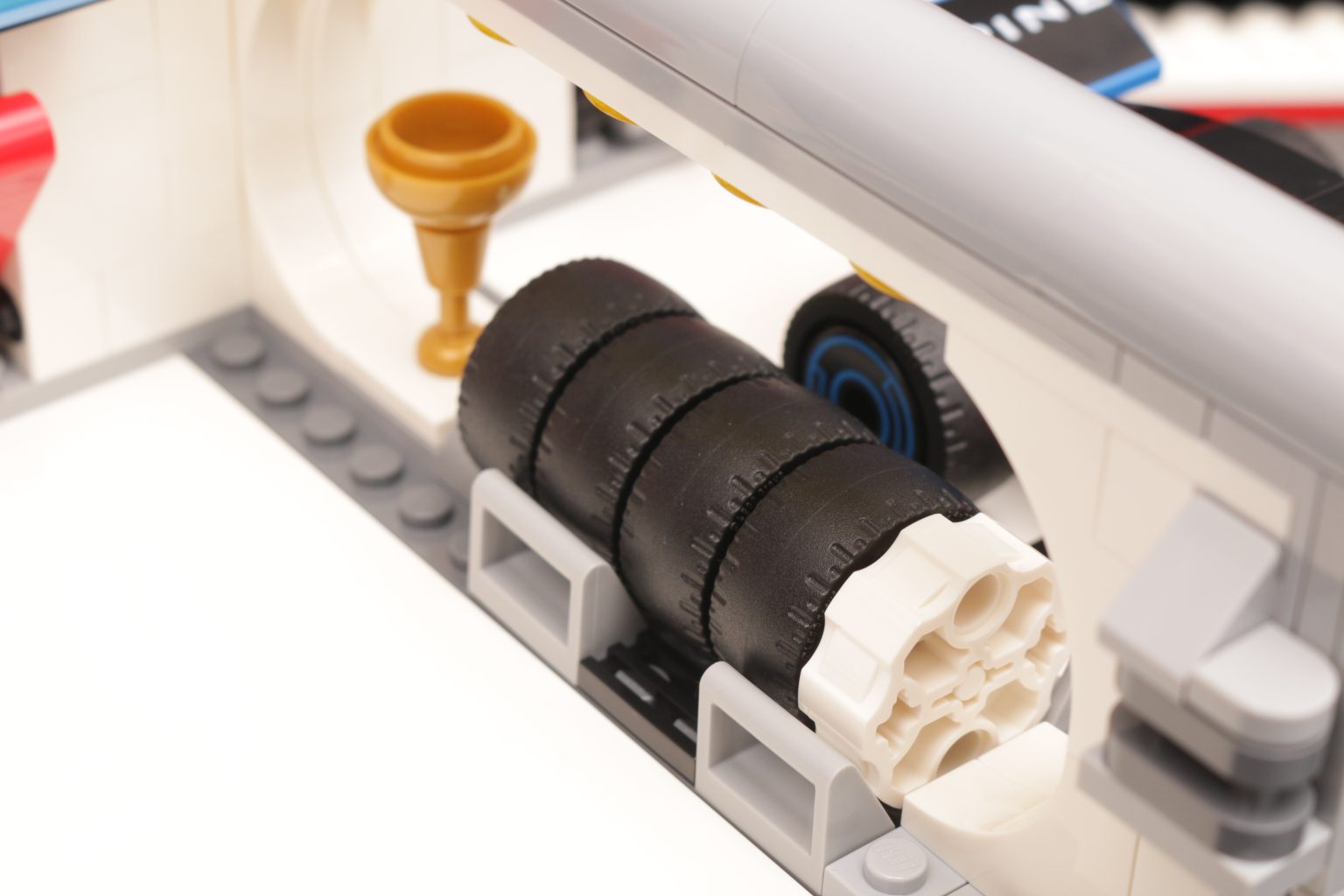 LEGO 60444 F1 Garage & Mercedes-AMG & Alpine Cars review