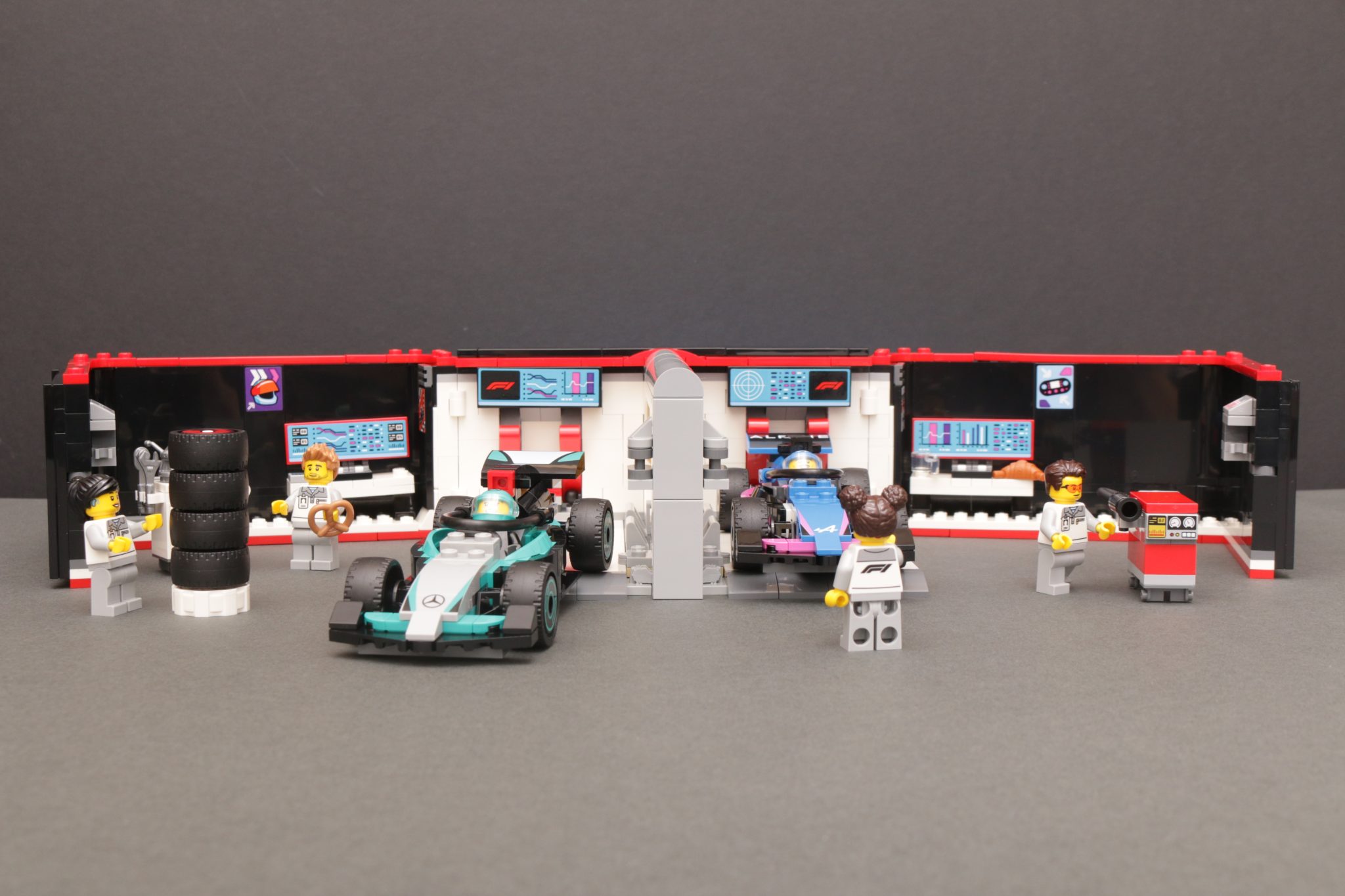 LEGO 60444 F1 Garage & Mercedes-AMG & Alpine Cars review