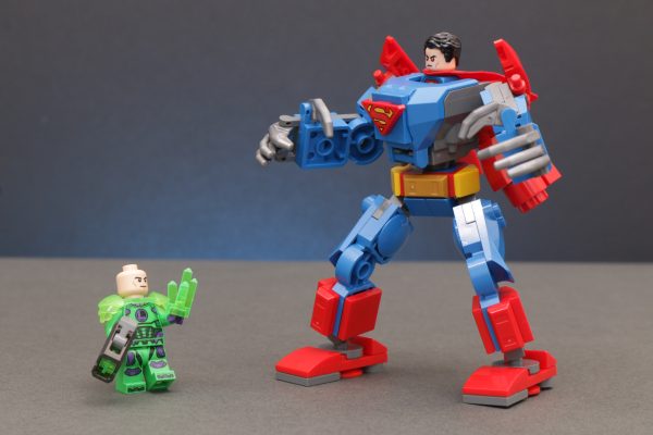 LEGO DC 76302 Superman Mech and 76301 Batmobile review