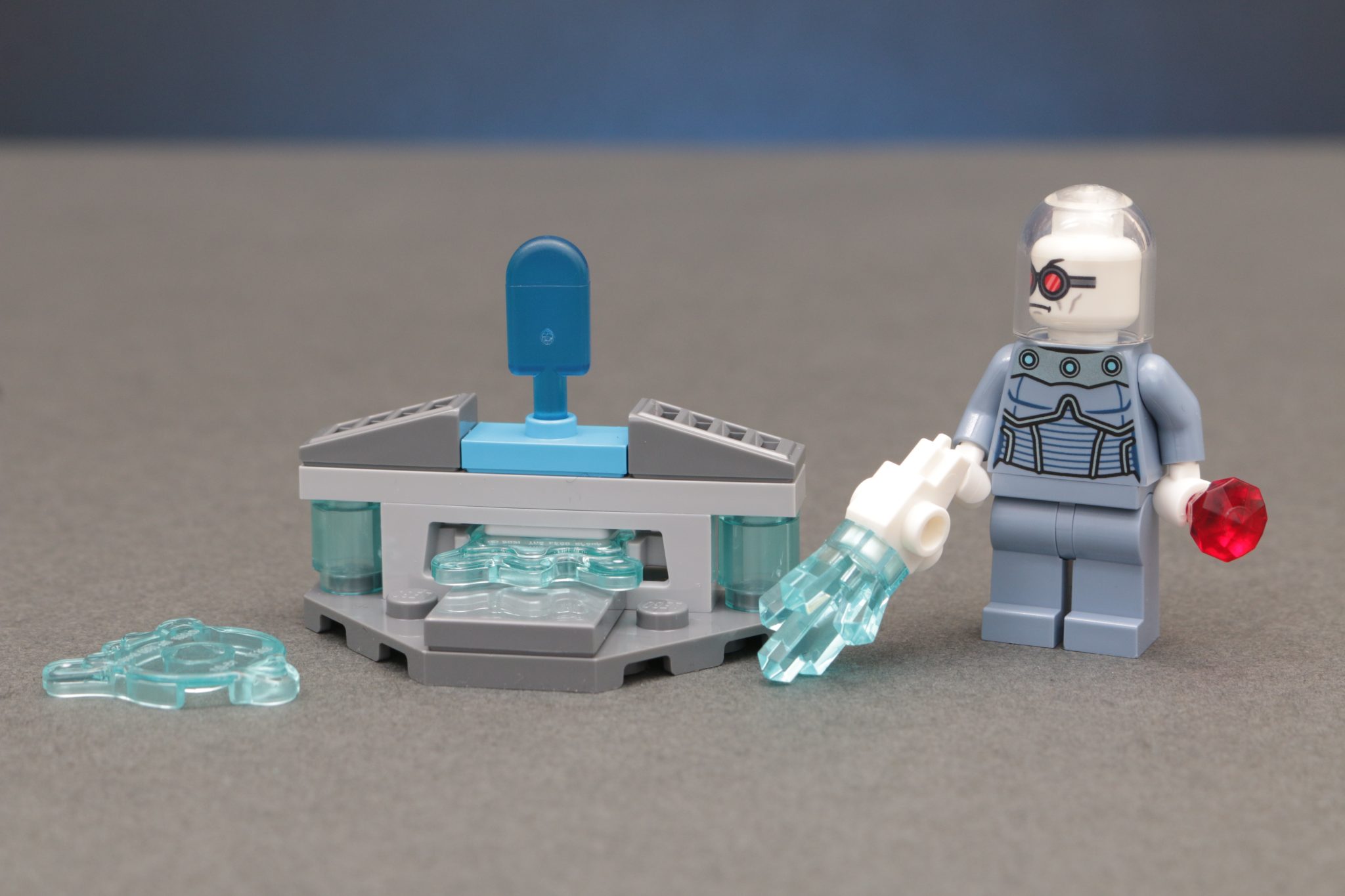 LEGO DC 76302 Superman Mech and 76301 Batmobile review