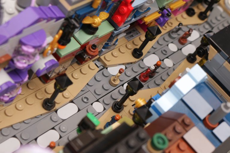 LEGO Harry Potter 76444 Diagon Alley Wizarding Shops review