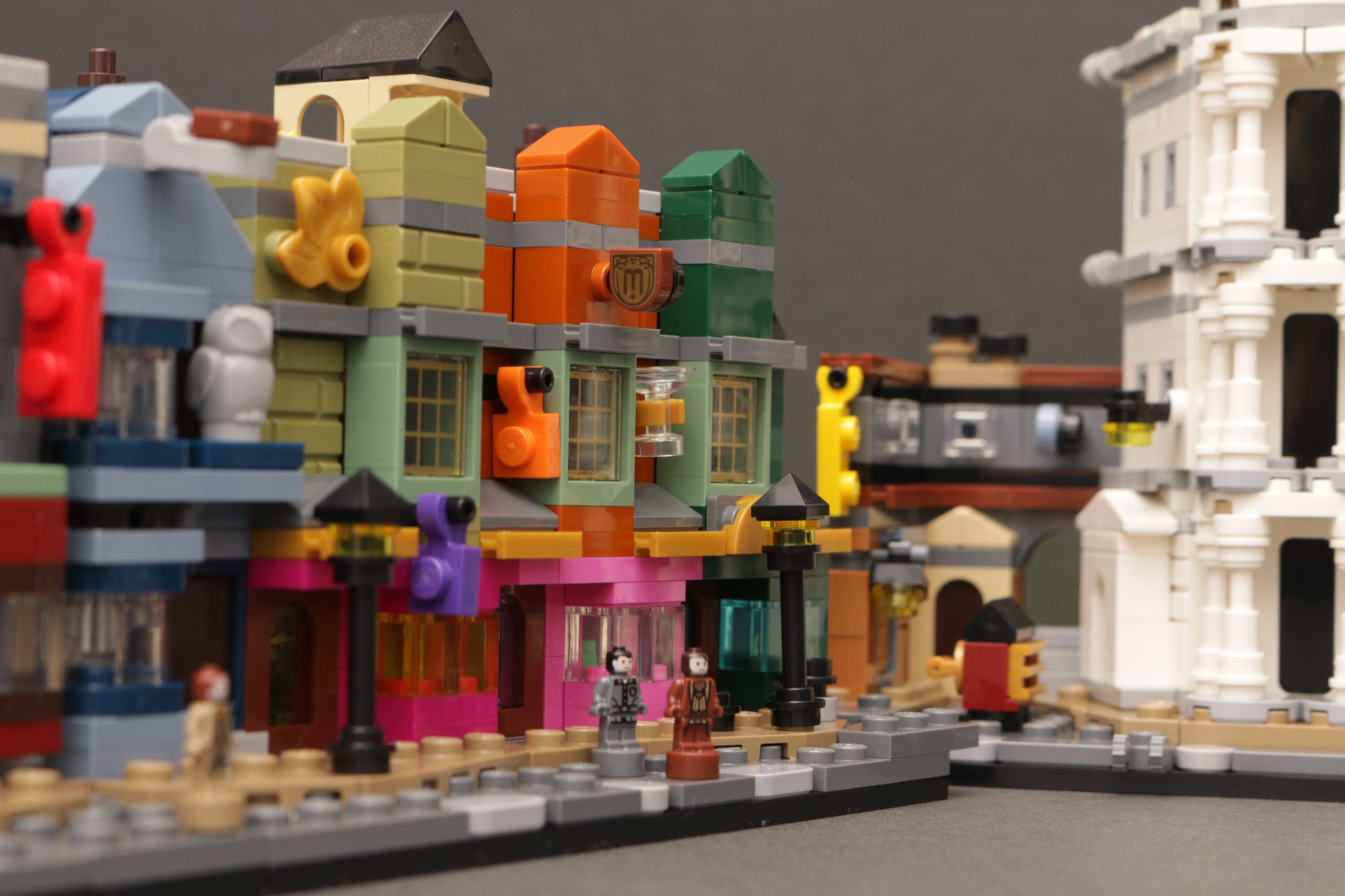 LEGO Harry Potter 76444 Diagon Alley Wizarding Shops review