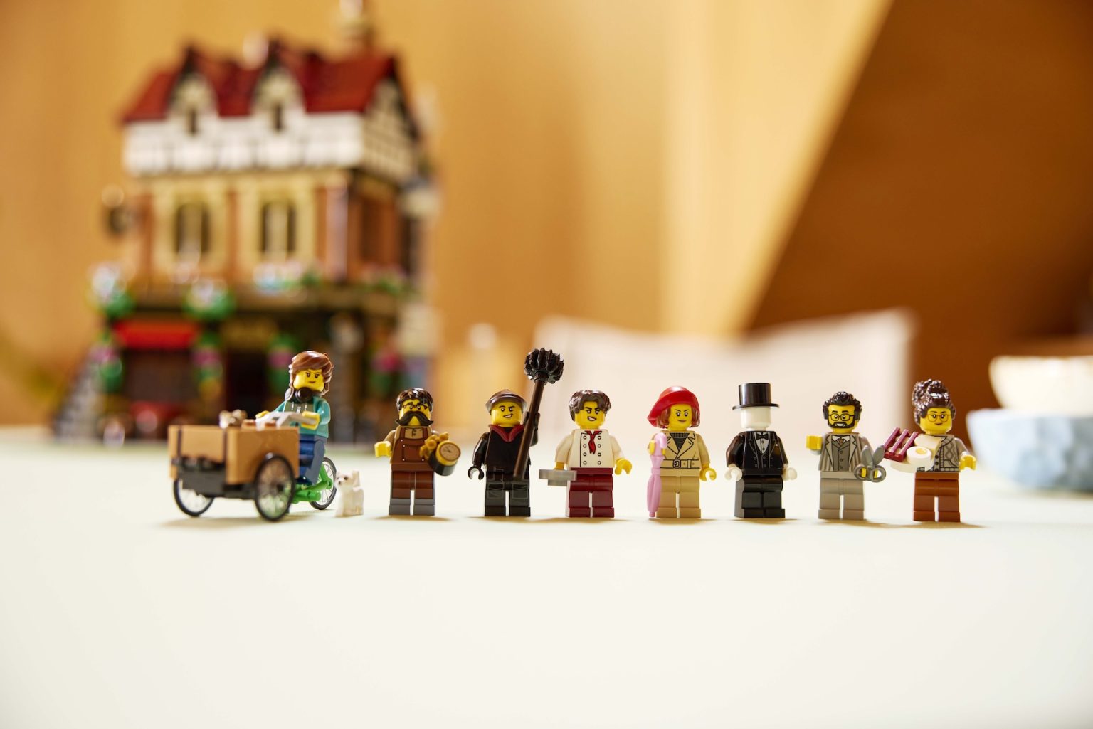 LEGO Icons 10350 Tudor Corner modular building revealed