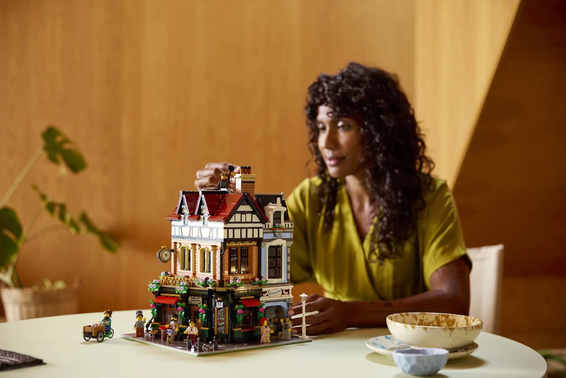 LEGO Icons 10350 Tudor Corner modular building revealed