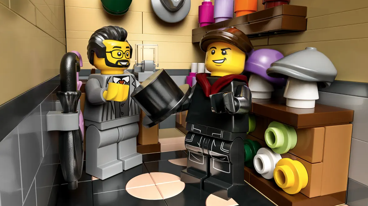 Five ways LEGO Icons 10350 Tudor Corner is a British build