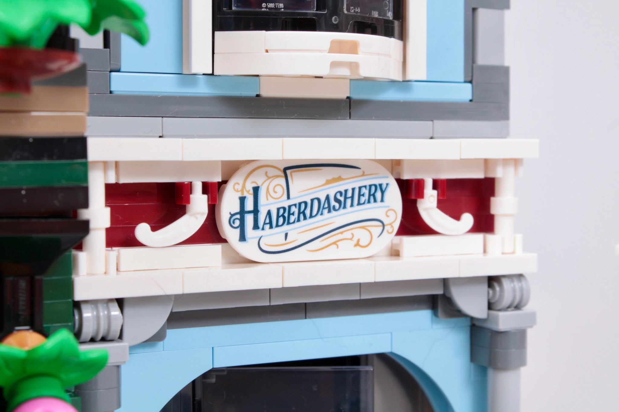 LEGO Icons Tudor Corner printed, rare and recoloured pieces