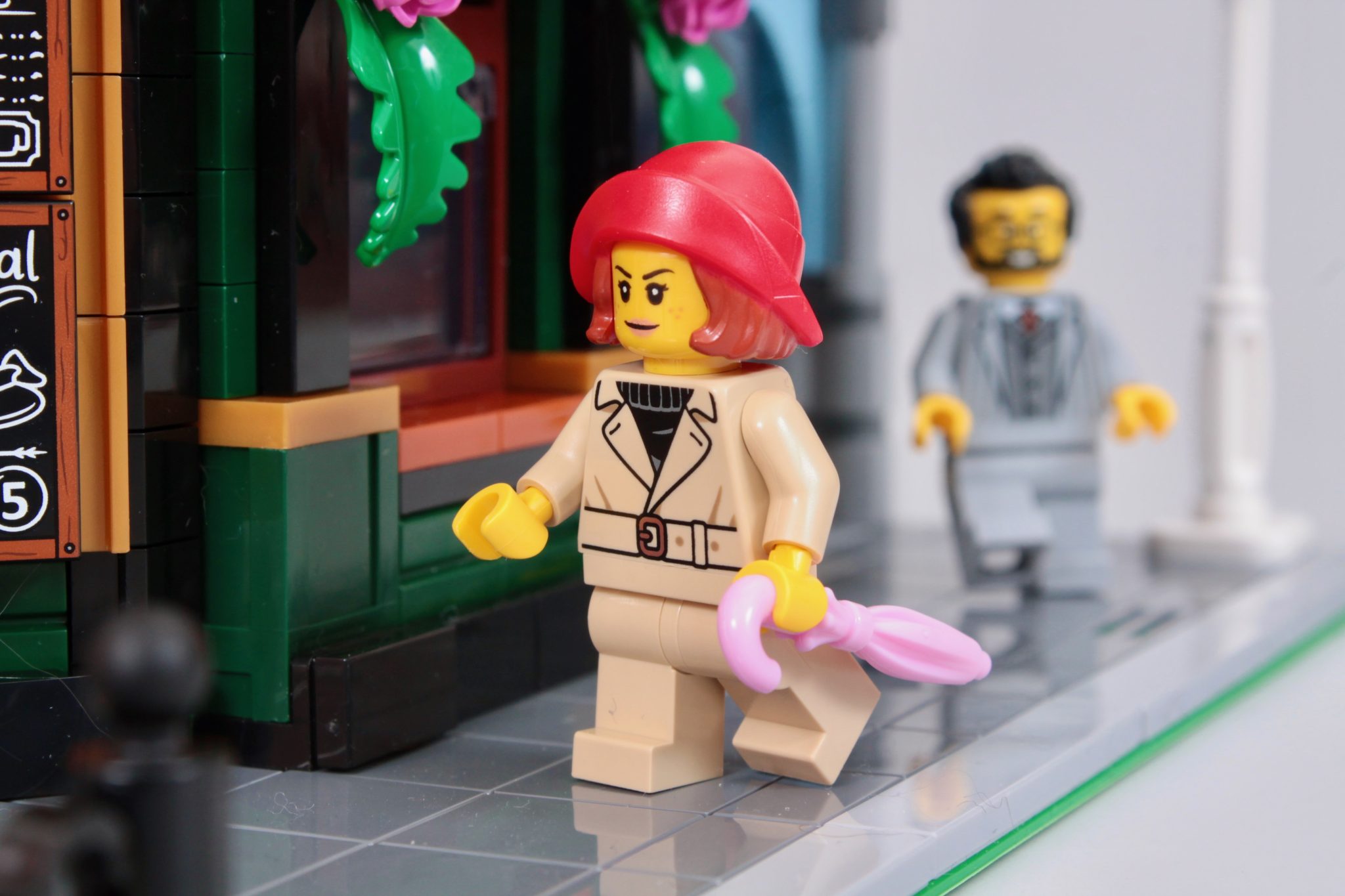 LEGO Icons 10350 Tudor Corner modular building review