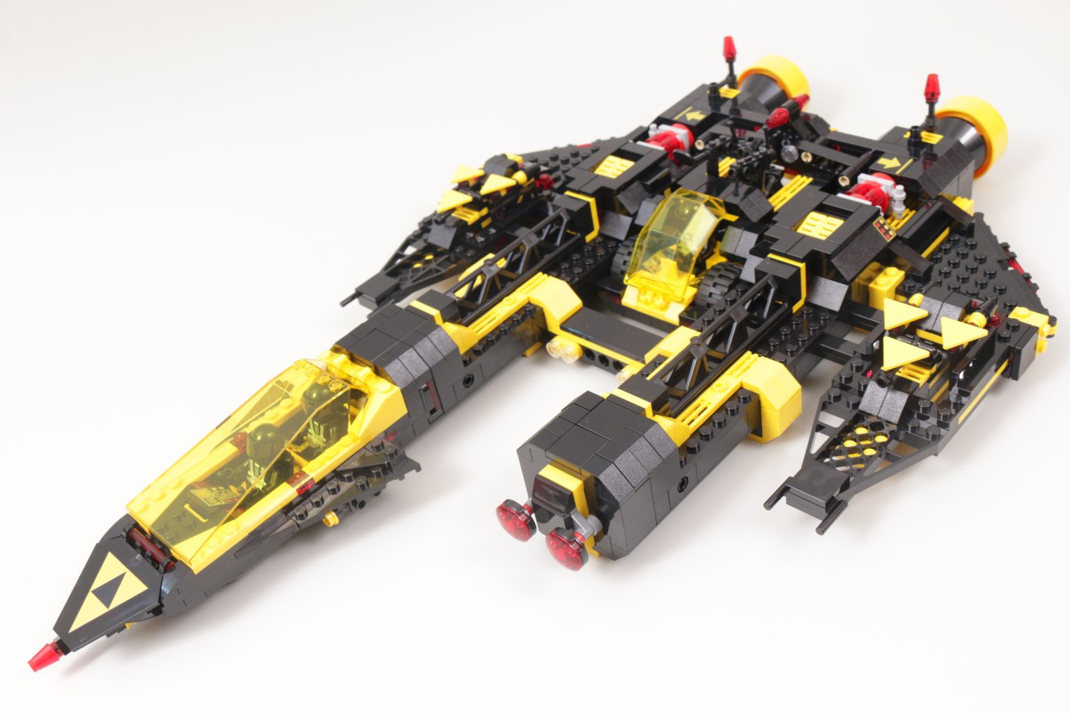 LEGO Icons 10355 Blacktron Renegade review and gallery