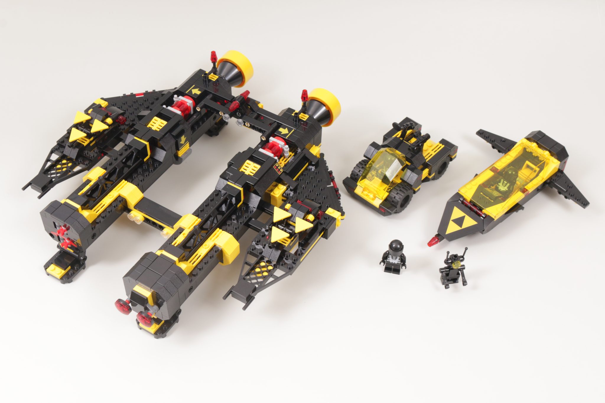 LEGO Icons 10355 Blacktron Renegade review and gallery