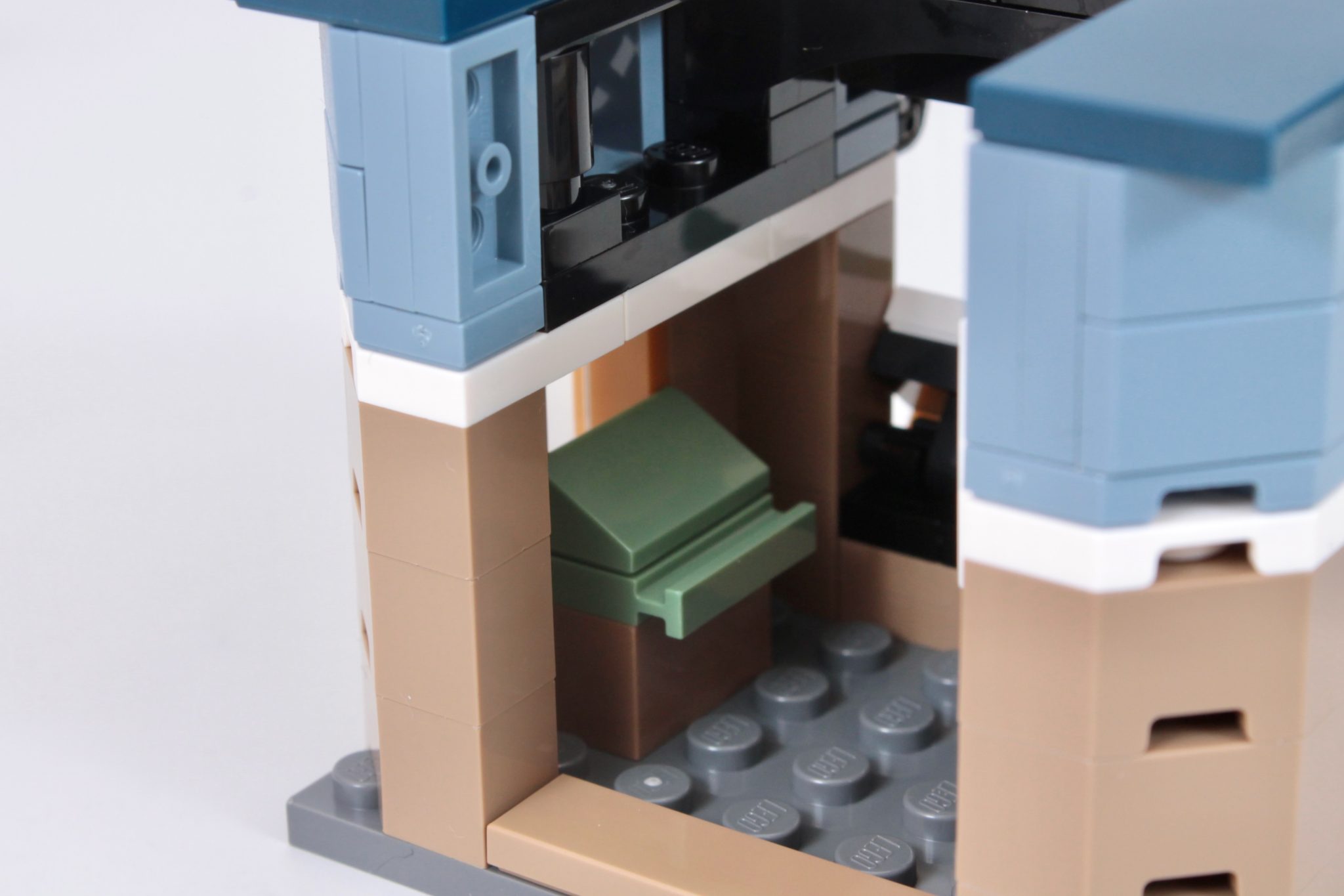 LEGO Icons 40757 Corner Kiosk gift-with-purchase review