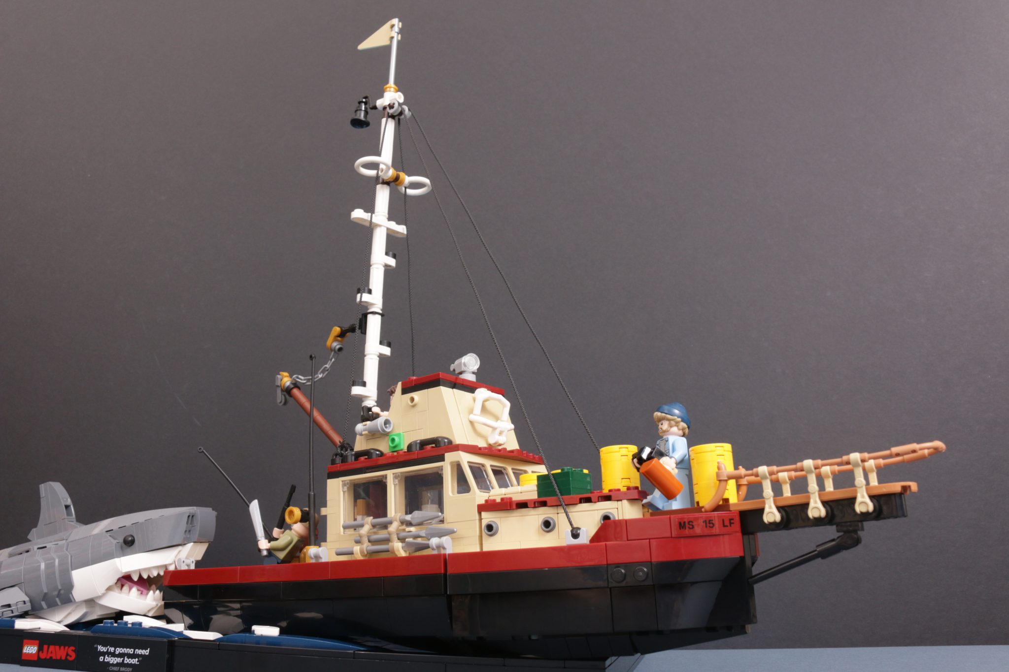 The unexpected joy to LEGO Ideas 21350 Jaws