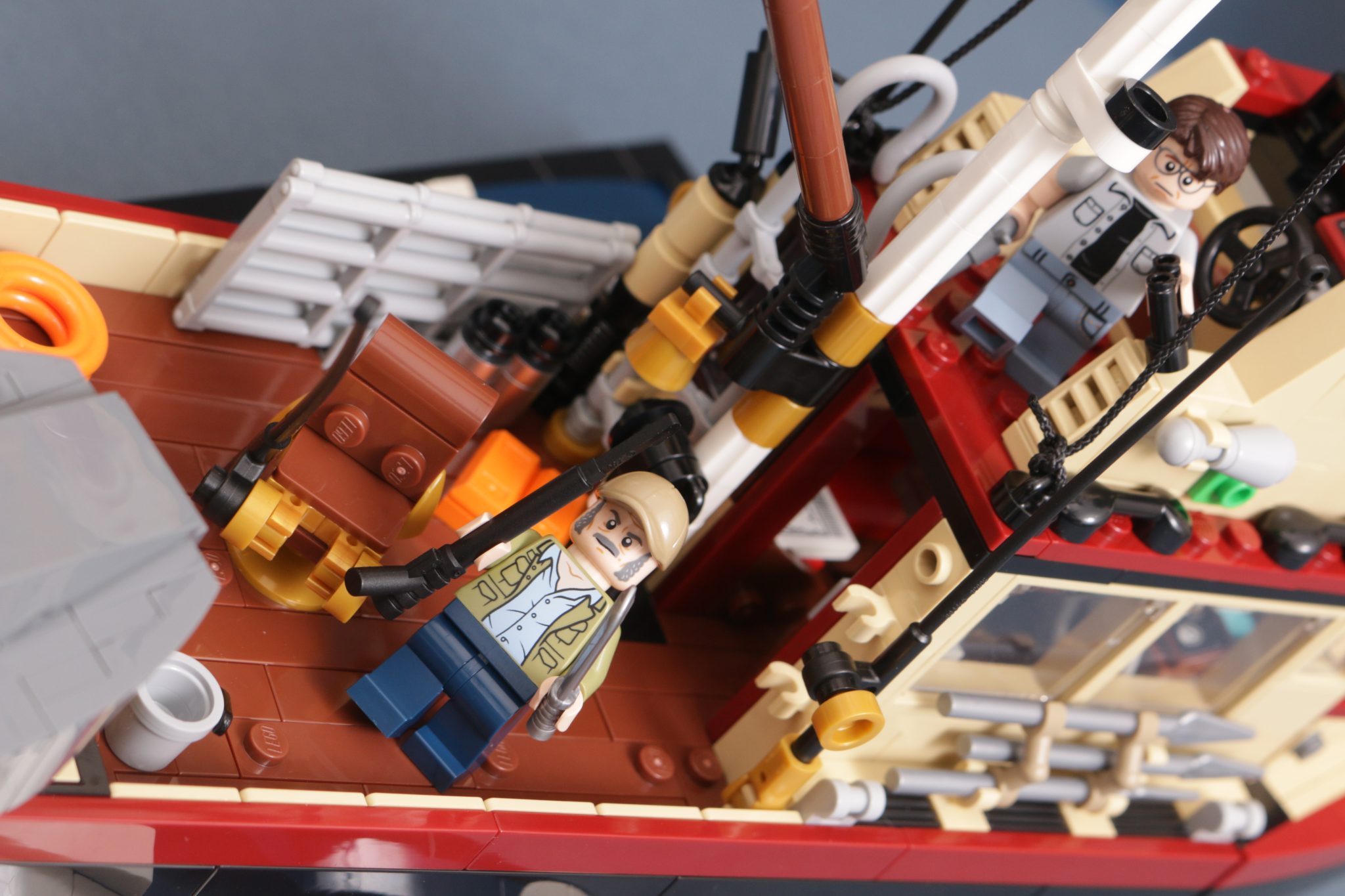 The unexpected joy to LEGO Ideas 21350 Jaws