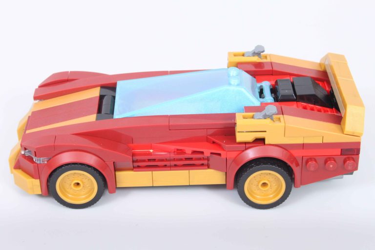 LEGO 76310 Iron Man Car & Black Panther vs. Red Hulk review