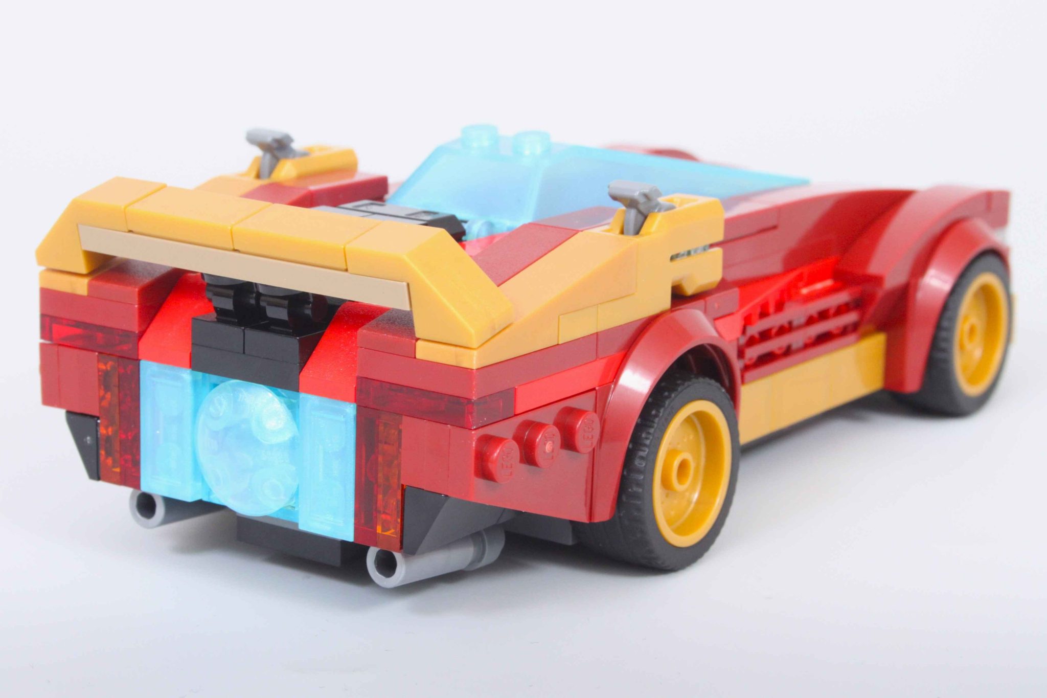 LEGO 76310 Iron Man Car & Black Panther vs. Red Hulk review