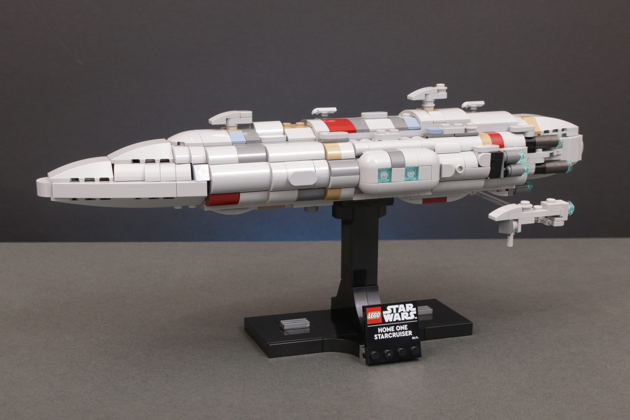LEGO Star Wars 75405 Home One Starcruiser review
