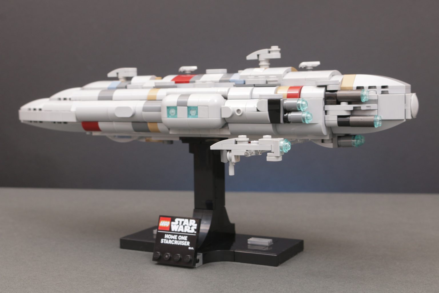 LEGO Star Wars 75405 Home One Starcruiser review