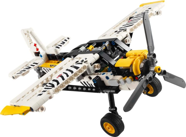Early look at five LEGO Technic 2025 sets for the skies and seas