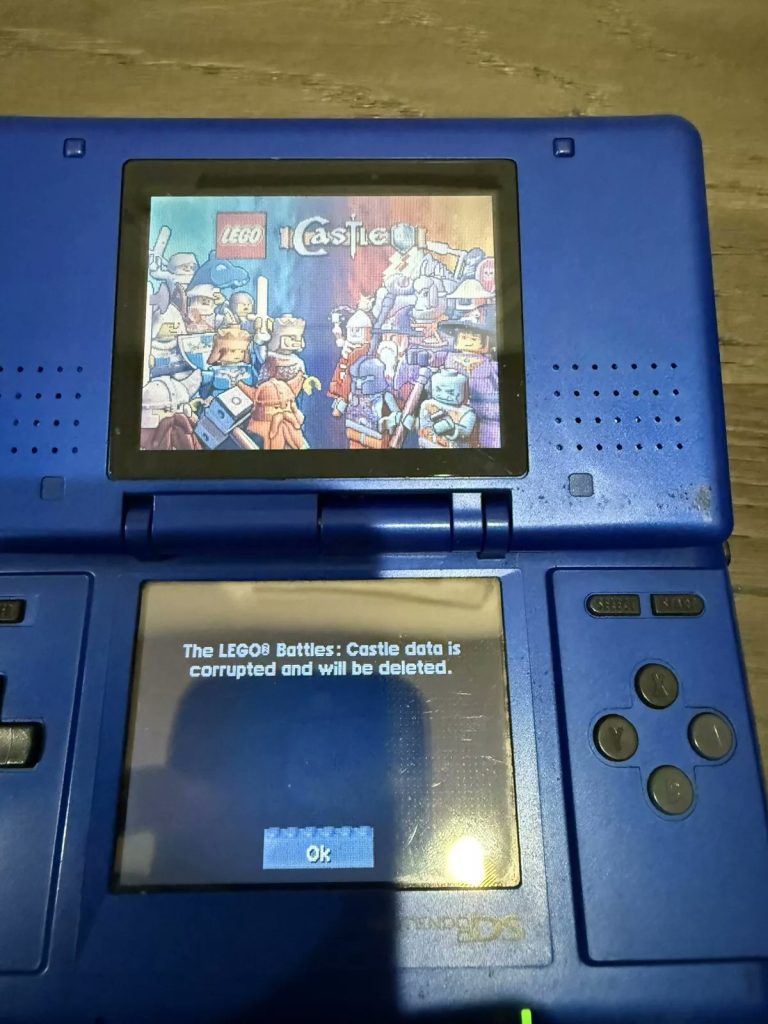 Unreleased LEGO Castle game prototype sells on eBay for $950