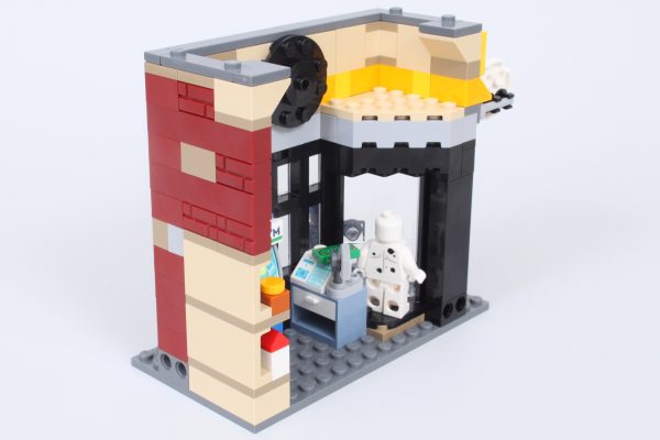 LEGO Marvel 76311 Miles Morales vs. The Spot review