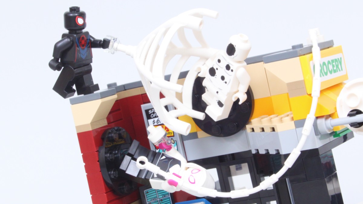 LEGO Marvel 76311 Miles Morales vs. The Spot review