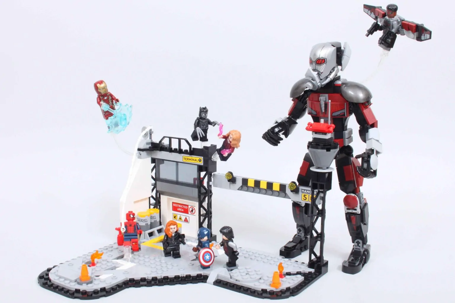 LEGO Marvel 76314 Captain America: Civil War Battle review