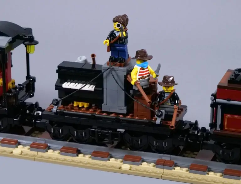 Closer look at BrickLink’s LEGO Wild West Train
