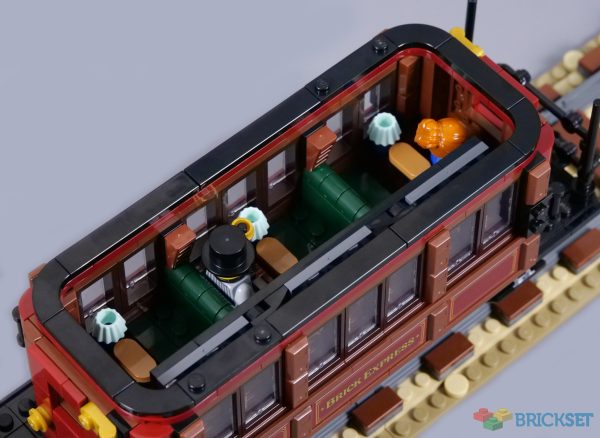Closer look at BrickLink’s LEGO Wild West Train