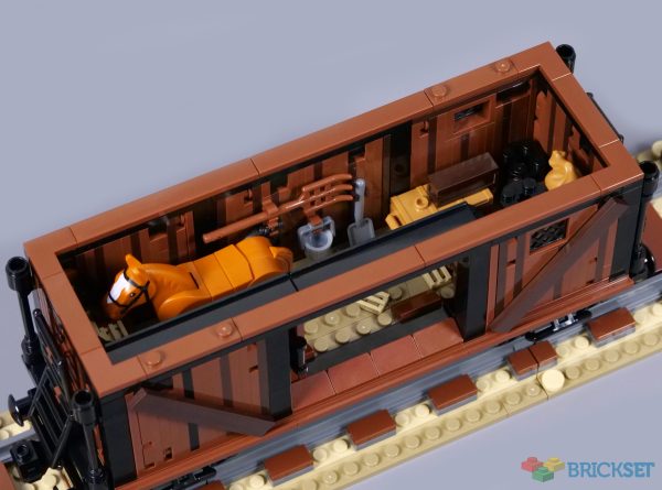 Closer look at BrickLink’s LEGO Wild West Train