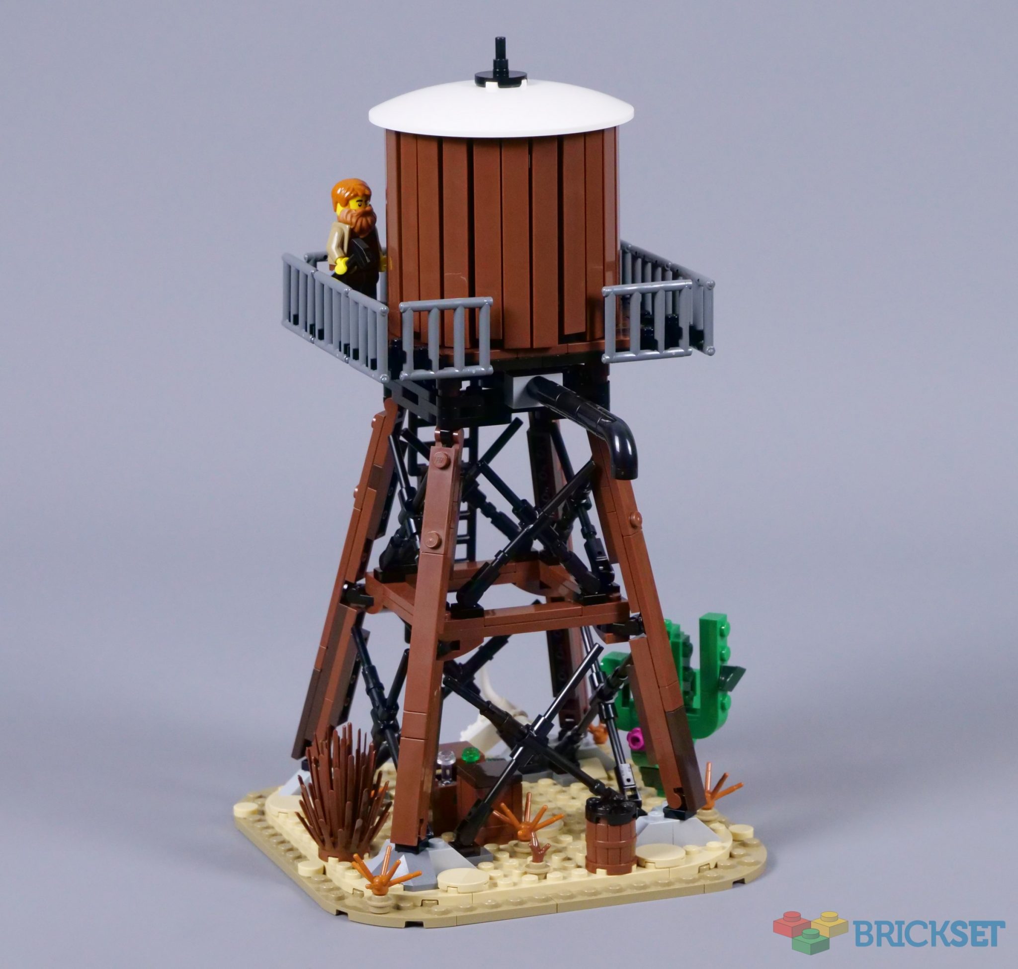 Closer look at BrickLink’s LEGO Wild West Train
