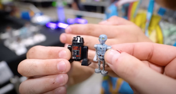 Collect every LEGO Star Wars astromech figure… the hard way