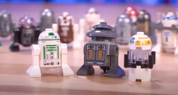 Collect every LEGO Star Wars astromech figure… the hard way