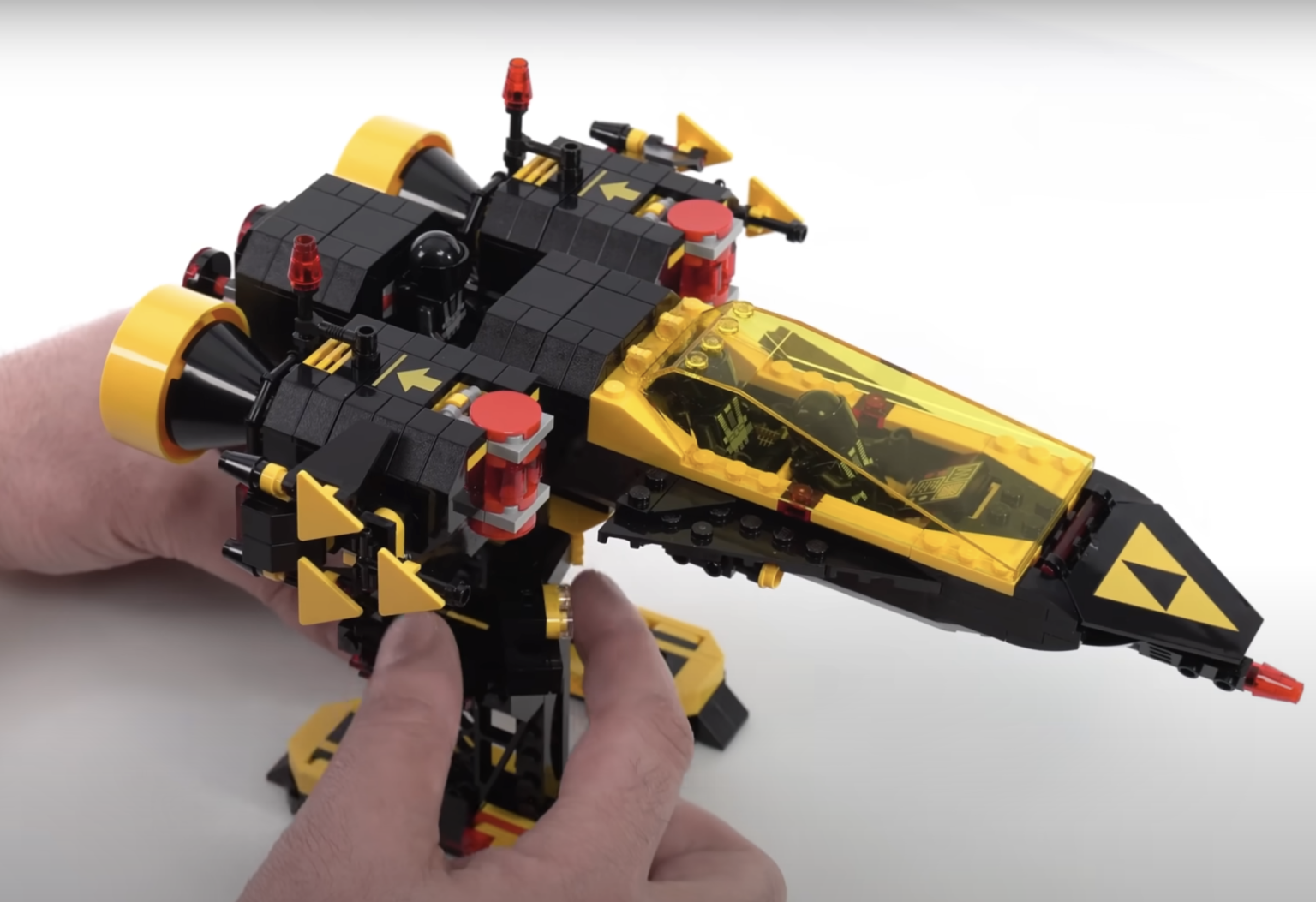 LEGO Icons Blacktron Alienator stands on its own two feet – literally