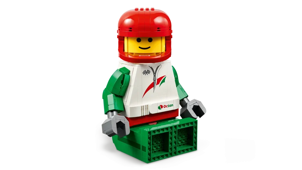 LEGO 40819 Up-Scaled Racing Driver Minifigure revealed