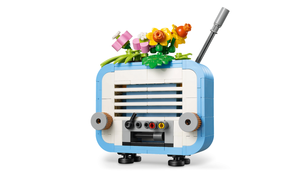 LEGO Creator 31172 Record Player with Flowers revealed